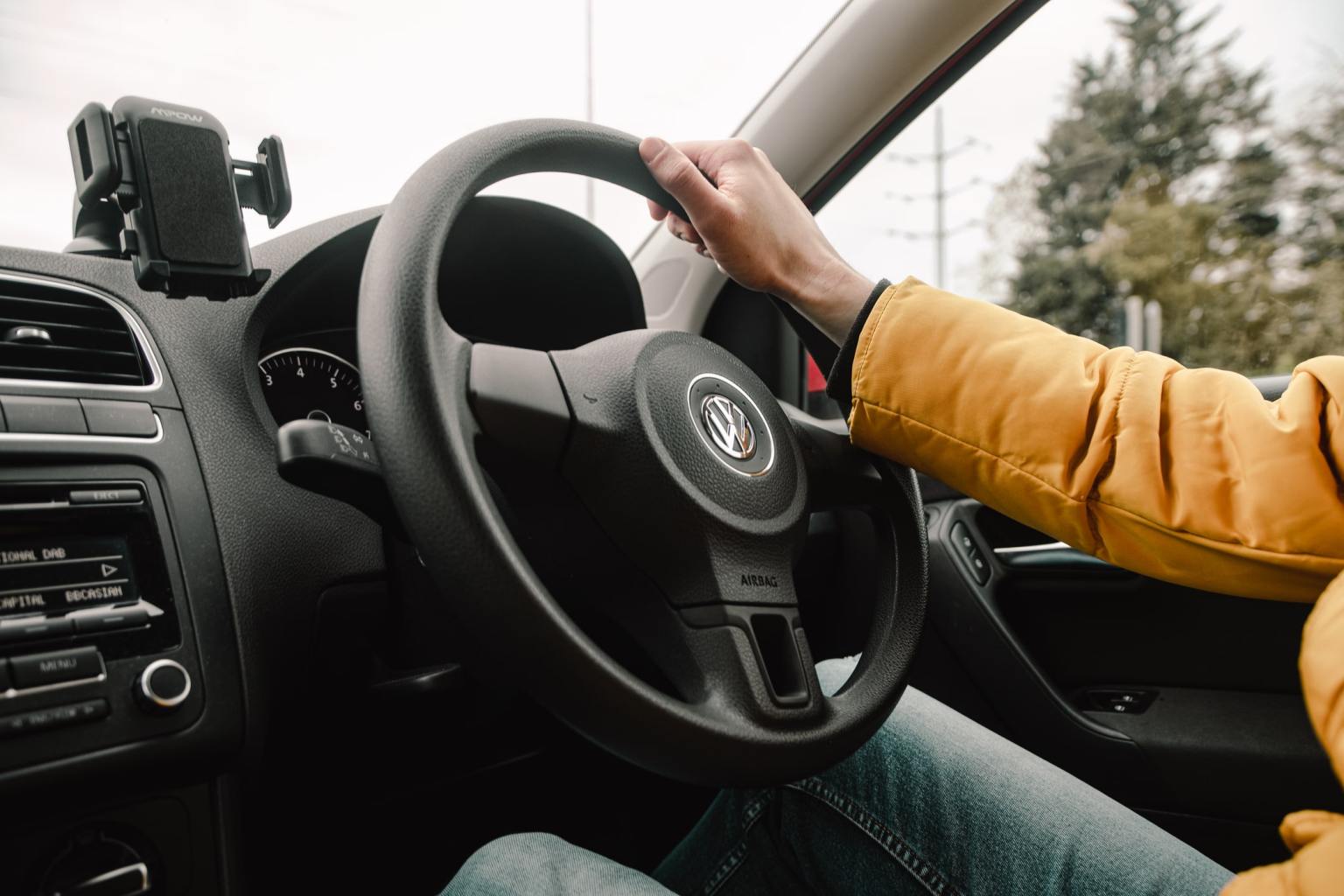 Parking Lights: How to Use Them Safely and Legally - Insights Blog
