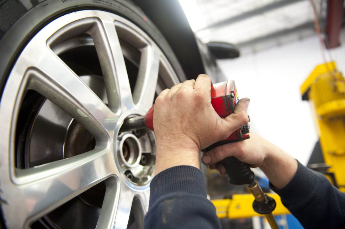 Tyre Pressure Warning Light: How to Fix It Fast - Insights Blog